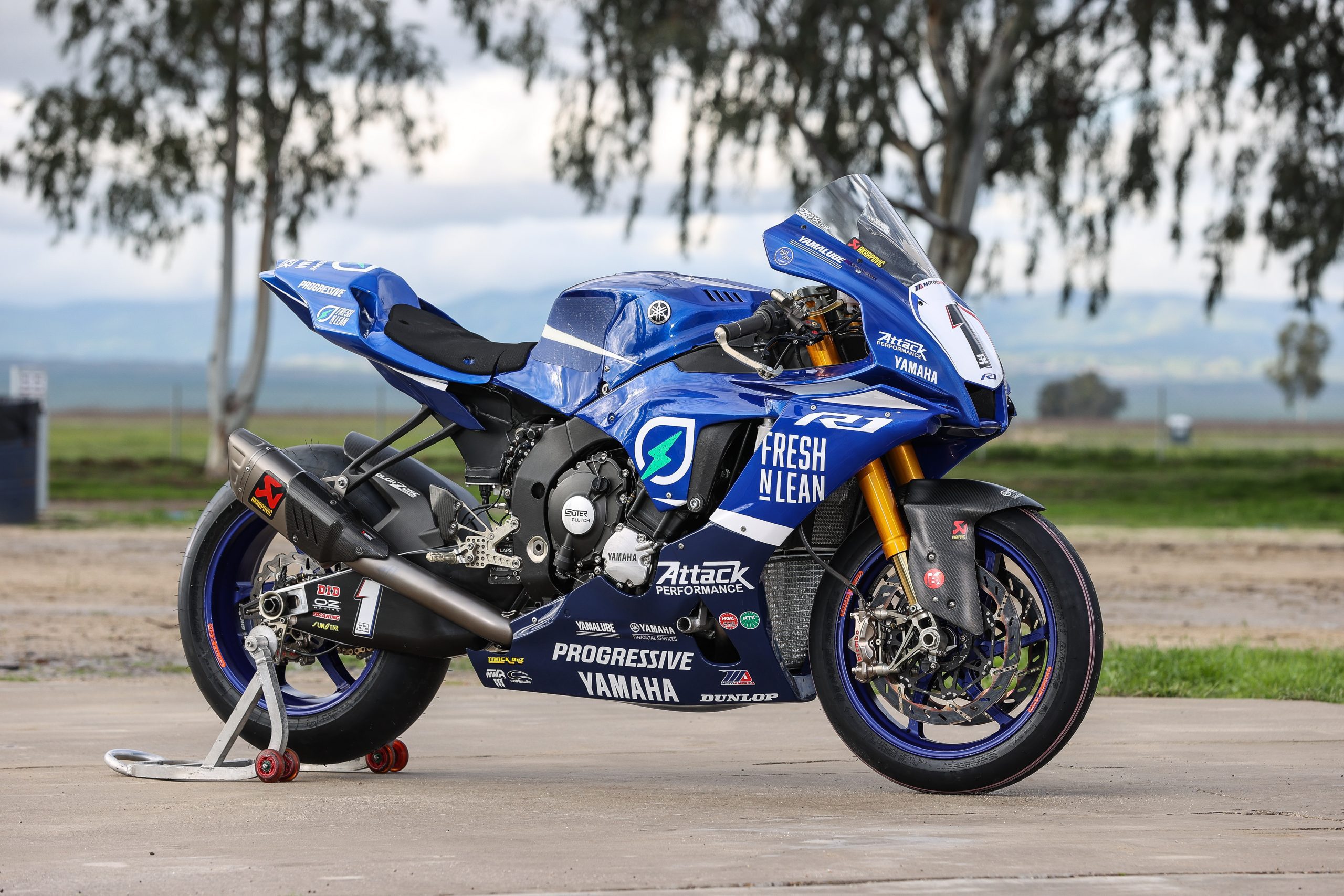 Two Wheel Tuesday Spotlight 1 Fresh N Lean Progressive Yamaha Racing Two Wheel Tuesday Spotlight 1 Fresh N Lean Progressive Yamaha Racing